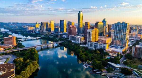 Moving to Texas? 2025 Living Costs & Relocation Tips