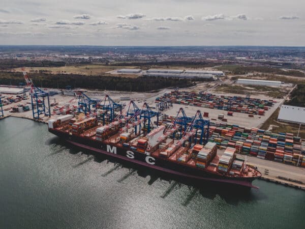 Os 10 maiores navios porta-contentores do mundo em 2023 - MoverDB.com